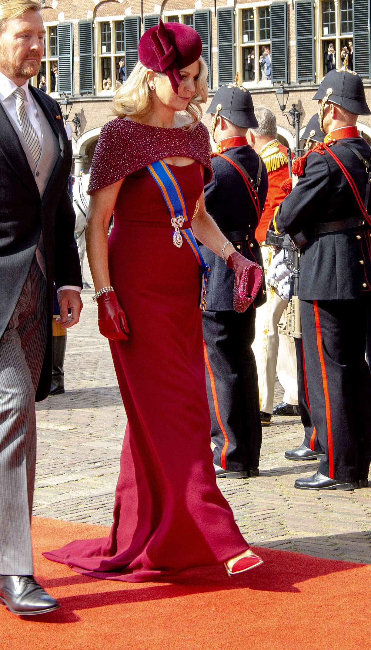 Jurk met pelerine - Modekoningin Máxima