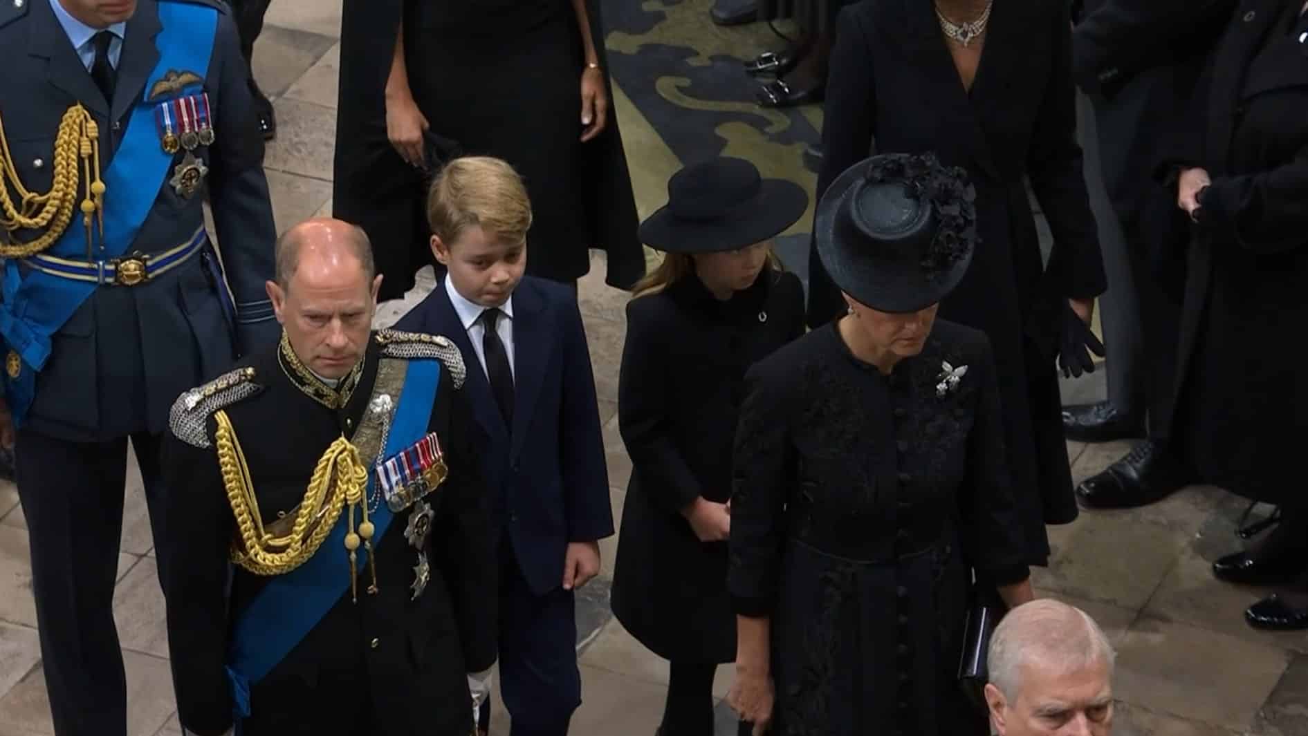 Kleding tijdens begrafenis Queen Elizabeth II - Modekoningin Máxima