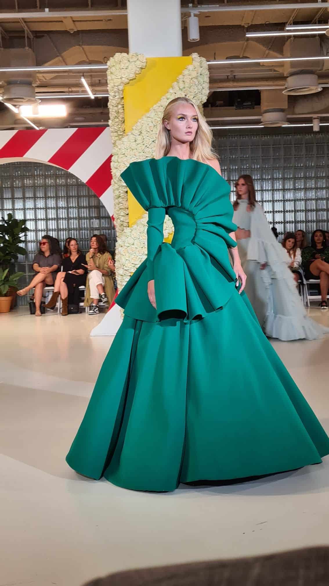 Claes Iversen presenteert nieuwe show - en wat is hij mooi ...