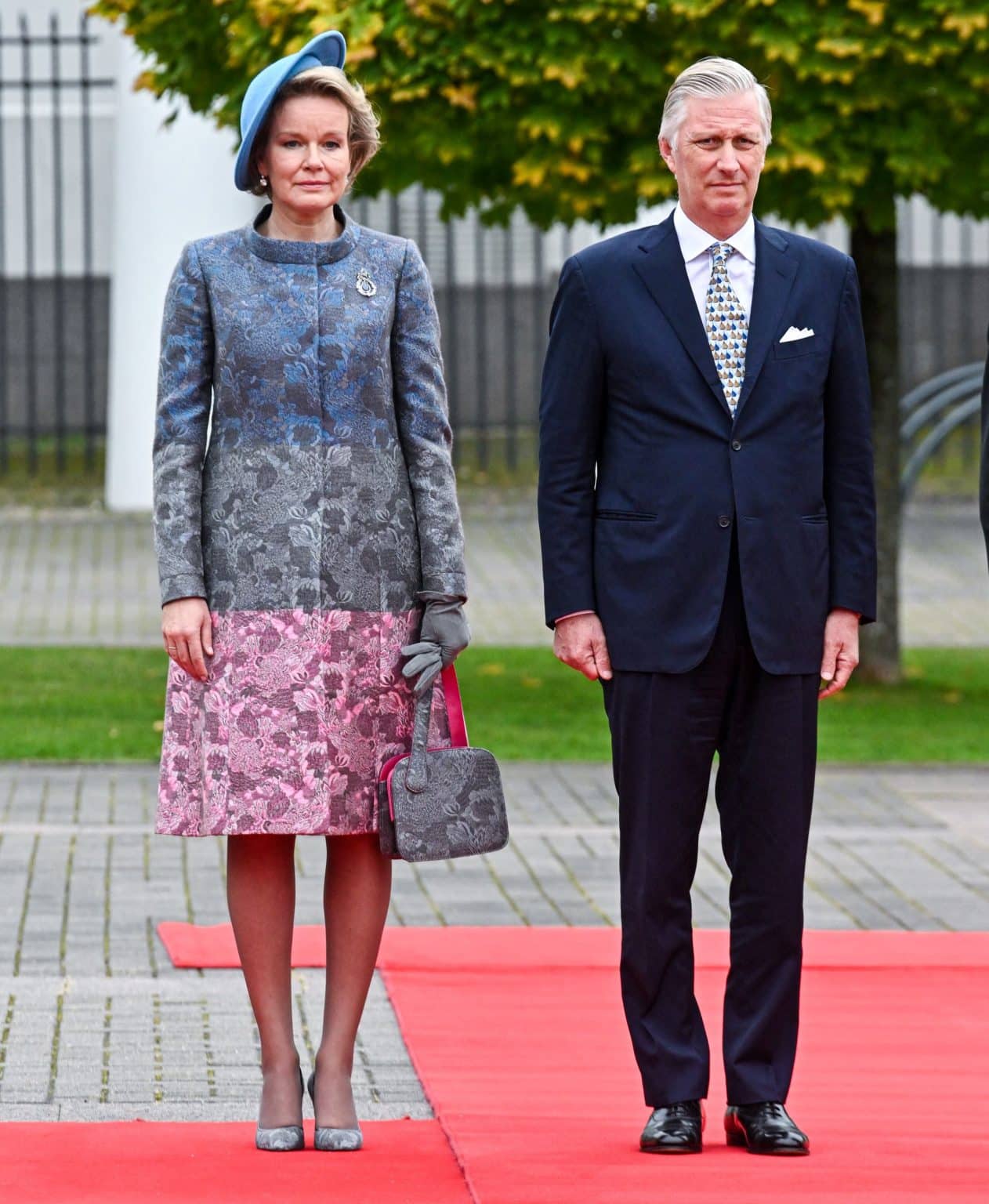 Het was gisteren een veelbewogen dag qua koninklijke mode ...