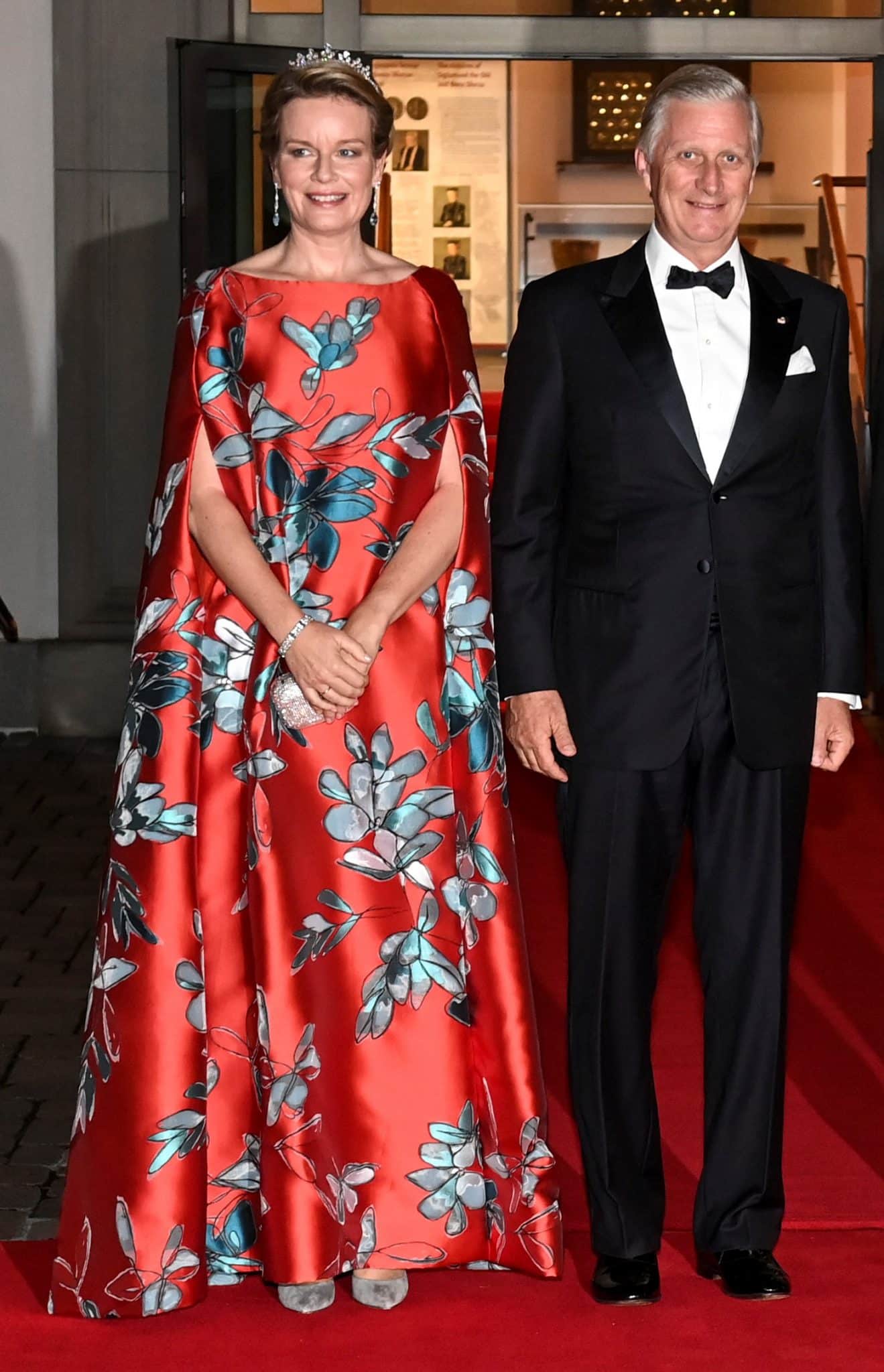 Het was gisteren een veelbewogen dag qua koninklijke mode ...