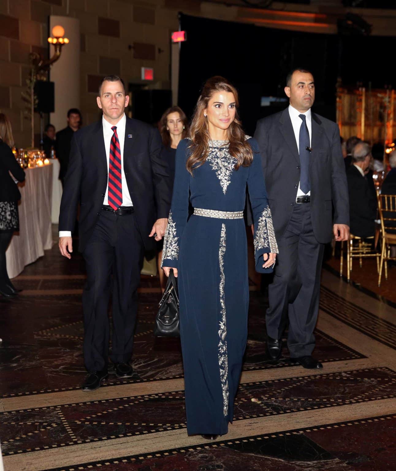 Zo mooi zijn Rania's traditionele jurken - Modekoningin Máxima