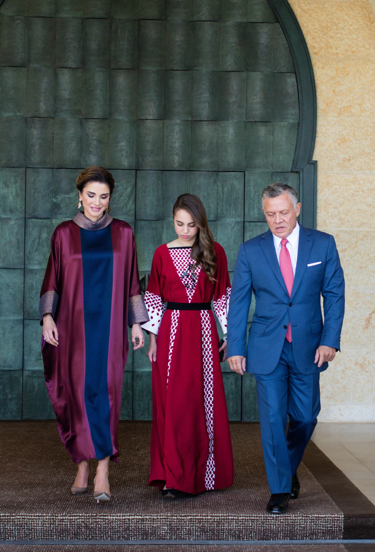 Zo mooi zijn Rania's traditionele jurken - Modekoningin Máxima