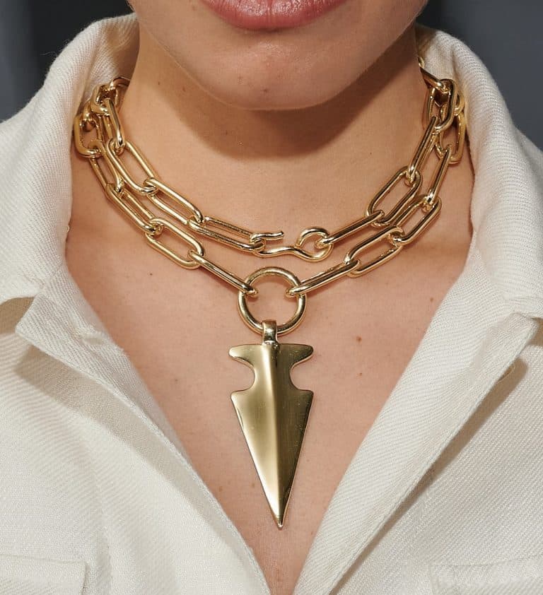 Amalia in het geel tijdens cultureel avondje uit - Modekoningin Máxima