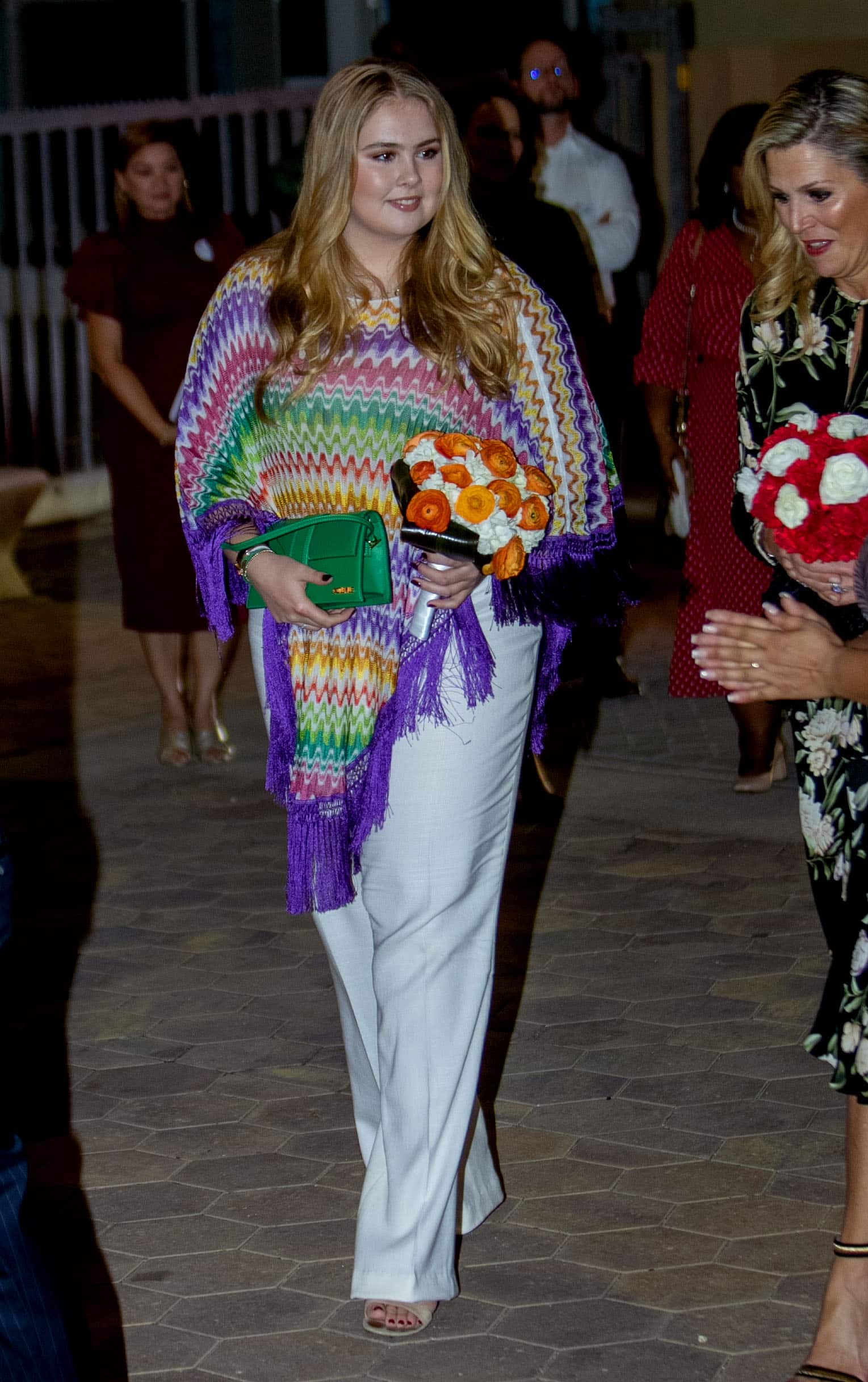 Poncho van Missino - Modekoningin Máxima