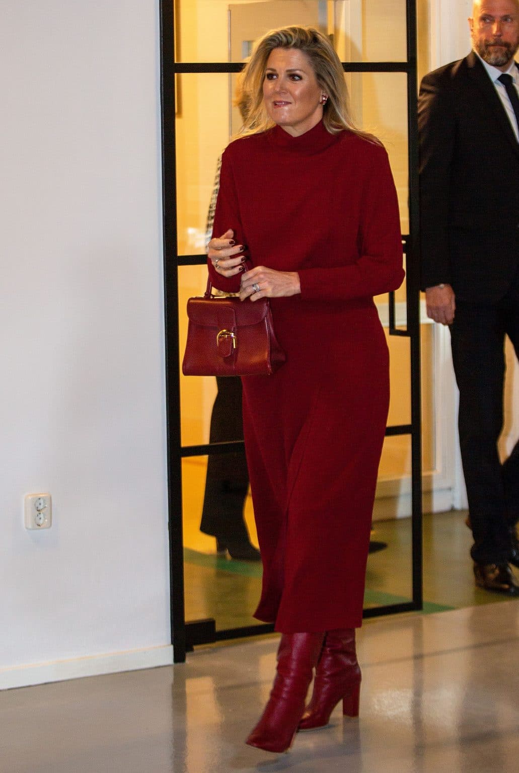 Máxima draagt jurk met diep rugdecolleté - Modekoningin Máxima