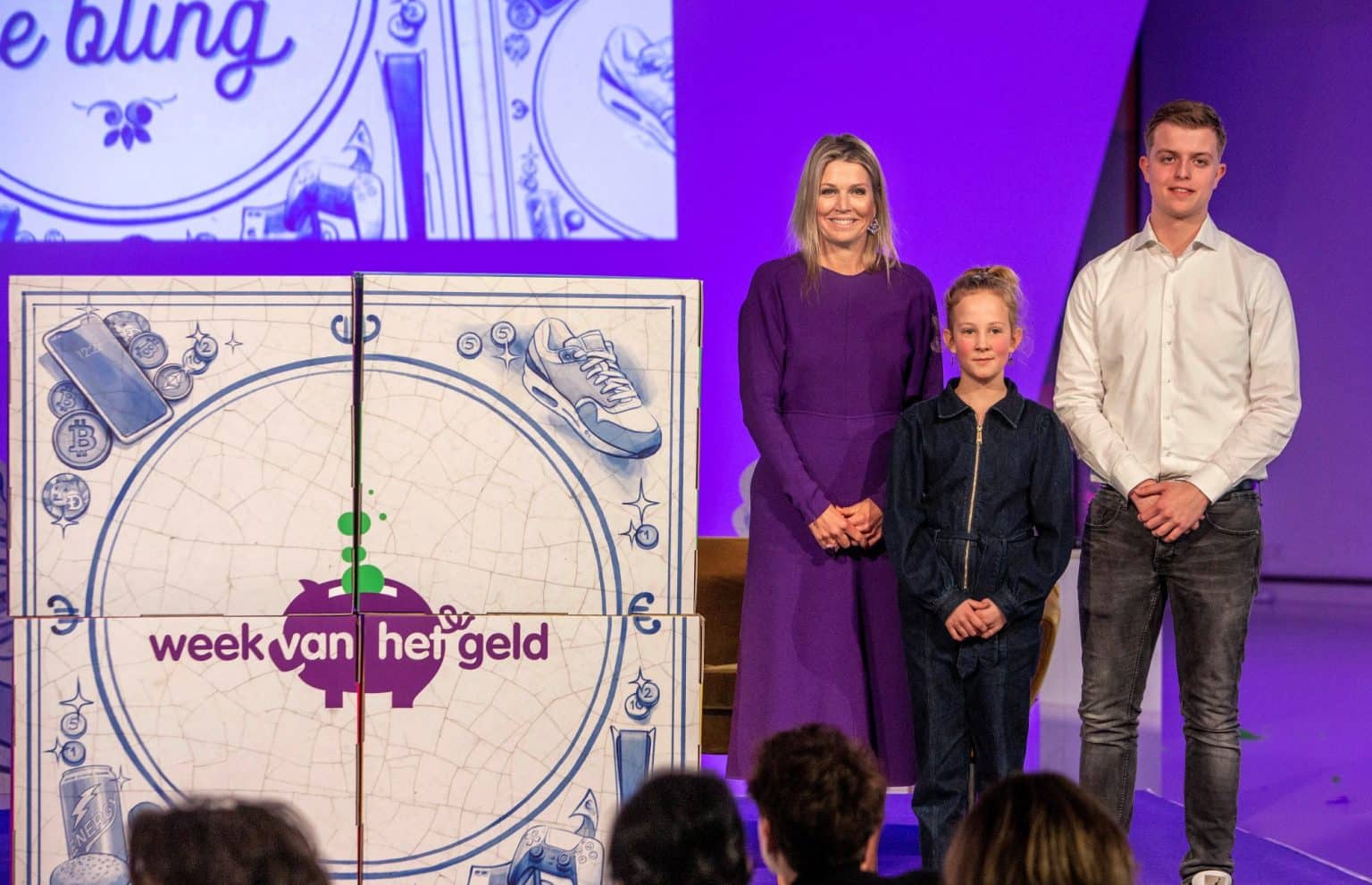 Máxima opent Week van het Geld - Modekoningin Máxima