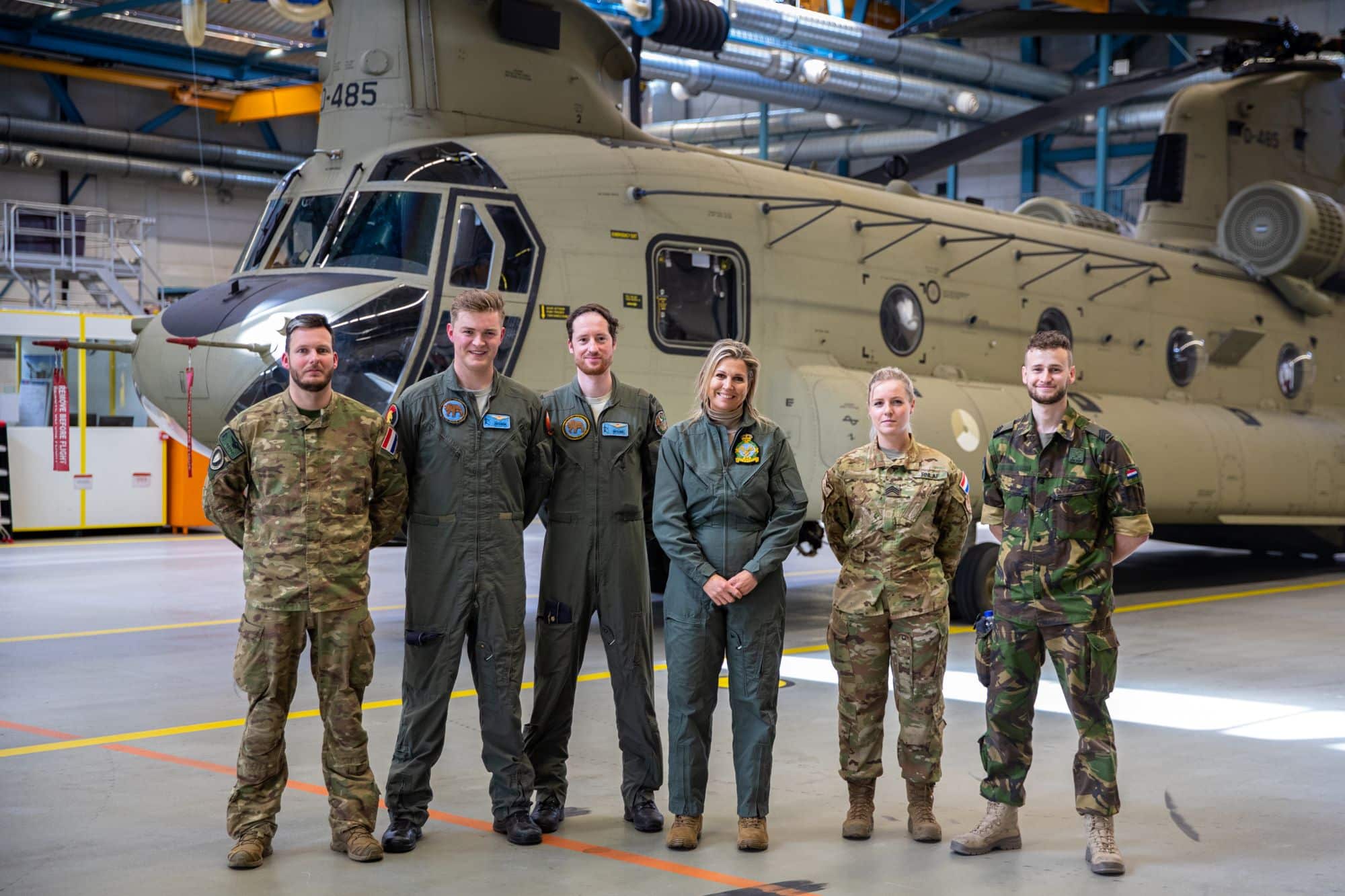 Máxima vliegt rond in een helikopter én schuift aan bij zakendiner - Modekoningin Máxima