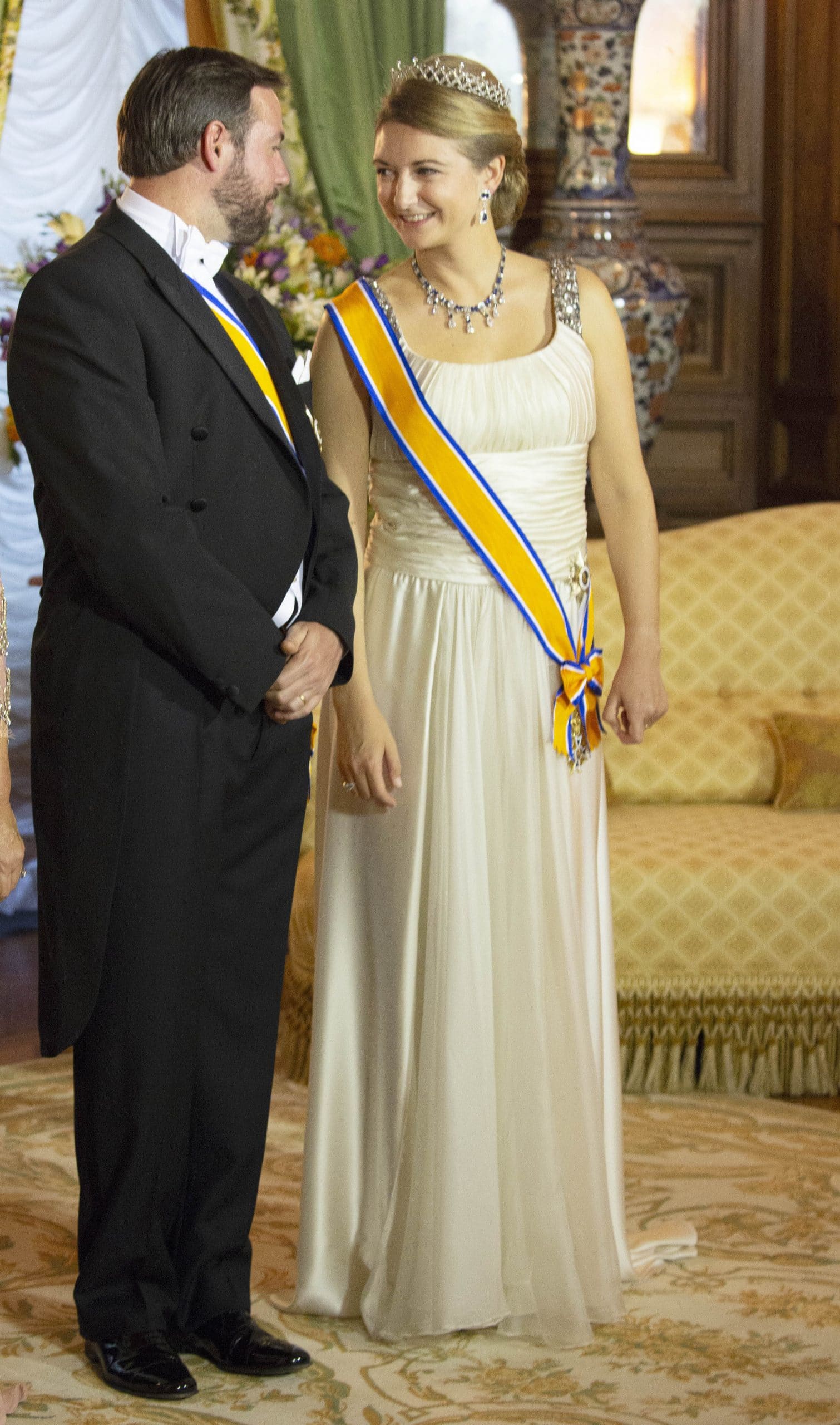 Maria Teresa leent haar kleding royaal uit aan haar (schoon)dochters ...