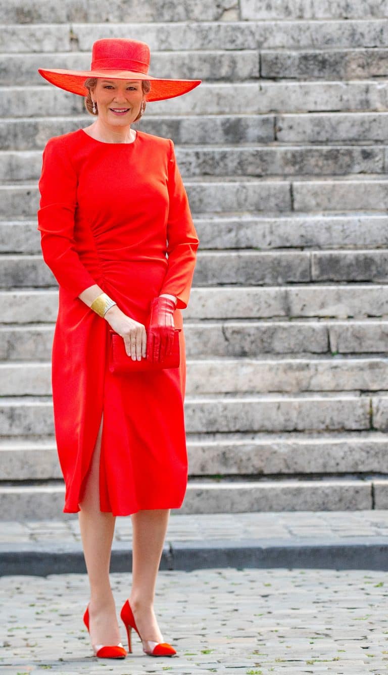 Dit droeg koningin Mathilde in juli 2023 - Modekoningin Máxima