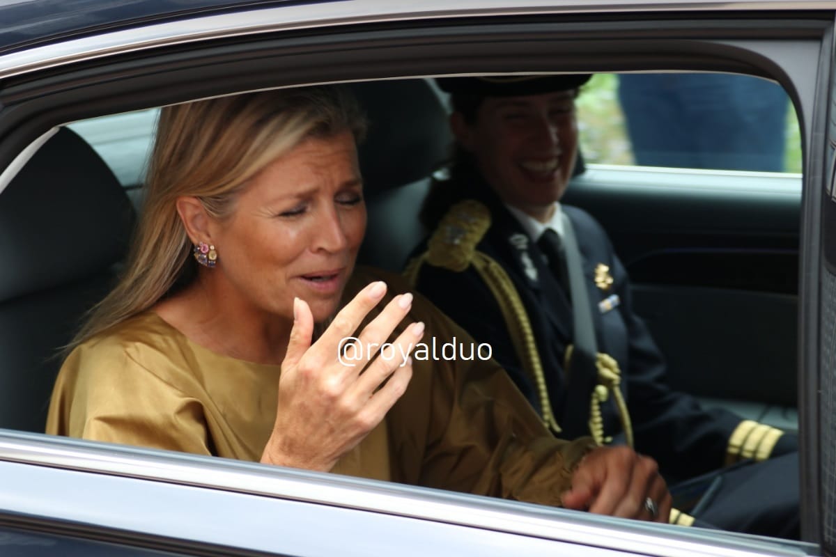 Hierdoor kreeg Máxima gisteren de slappe lach - Modekoningin Máxima