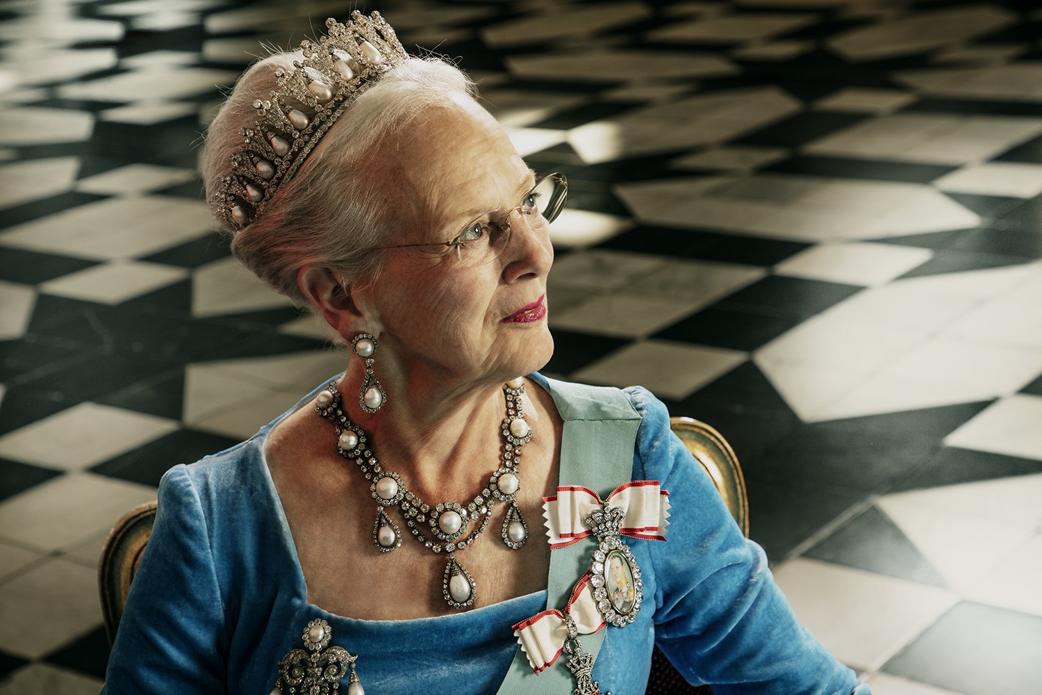 Dronning Margrethe -> Kong Frederik: alles over de troonswisseling in ...