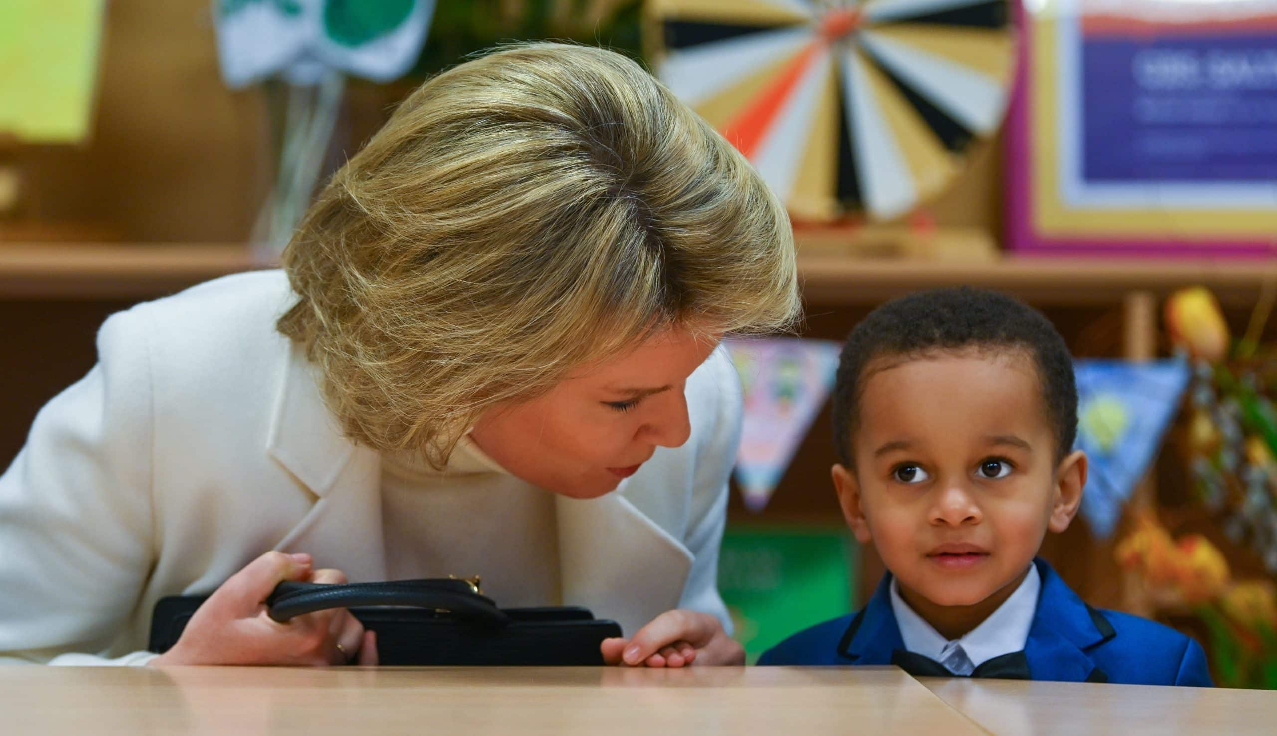 Een stijlvolle look voor koningin Mathilde - Modekoningin Máxima