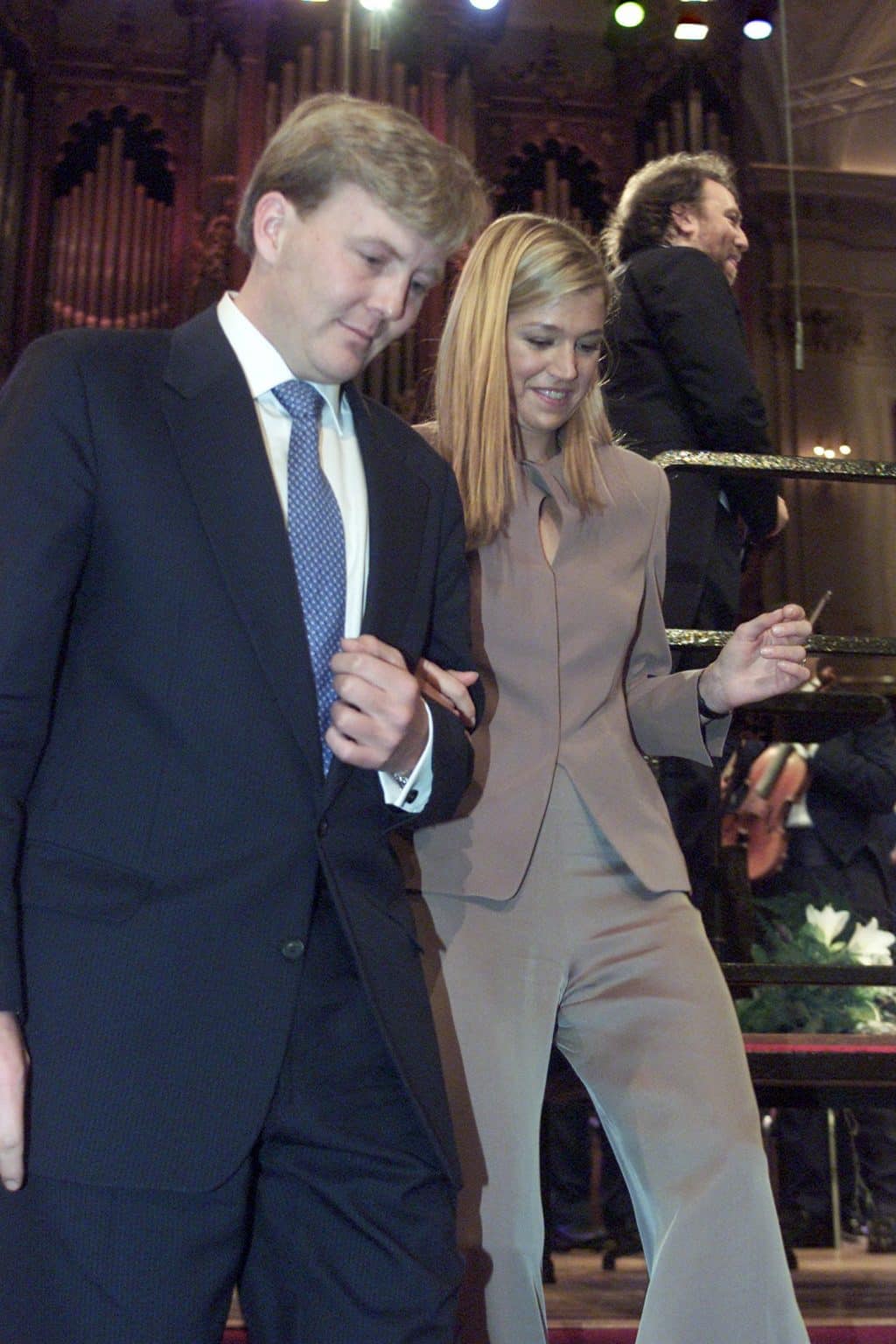 Máxima draagt blazer uit 2010, broek uit 2002 (!) - Modekoningin Máxima