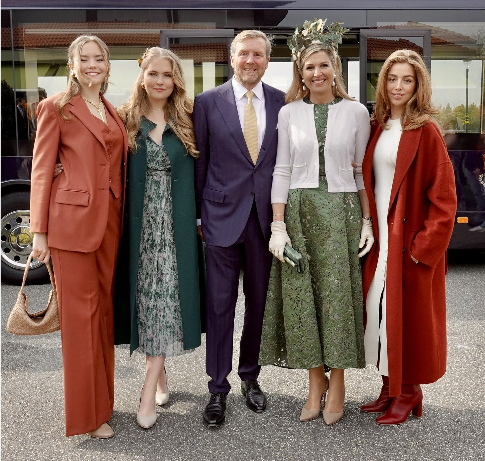 Koningsdag 2024: dit dragen Máxima, Amalia, Alexia en Ariane ...
