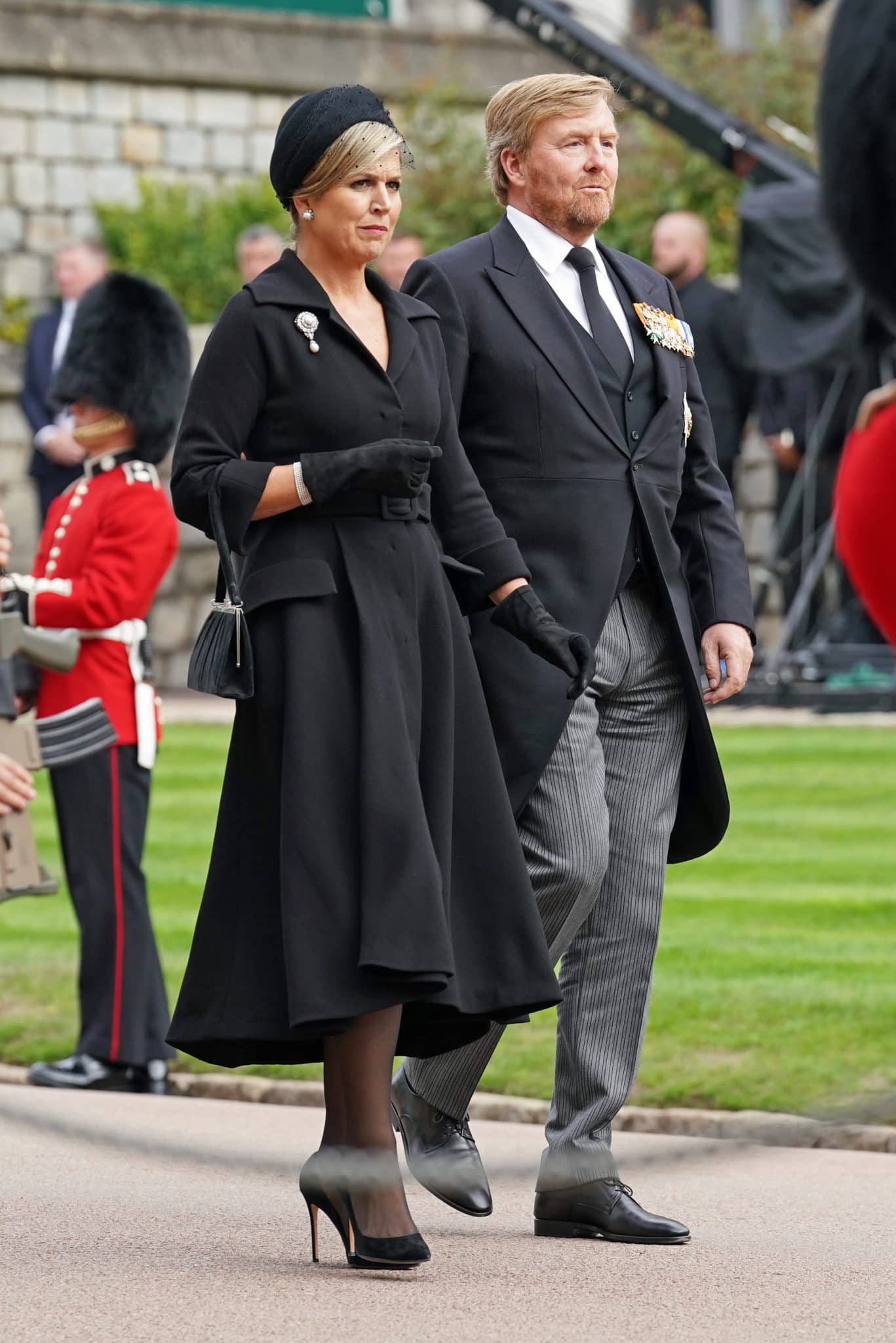 Zwart en formeel: Máxima's outfits voor de Nationale Dodenherdenking ...
