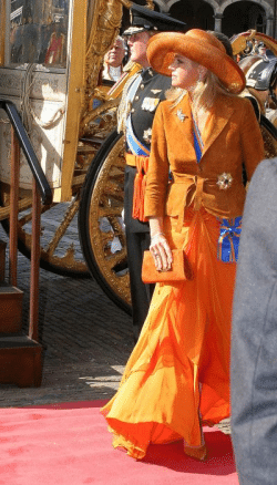 Lef hebben: Royals in oranje galajurken - Modekoningin Máxima