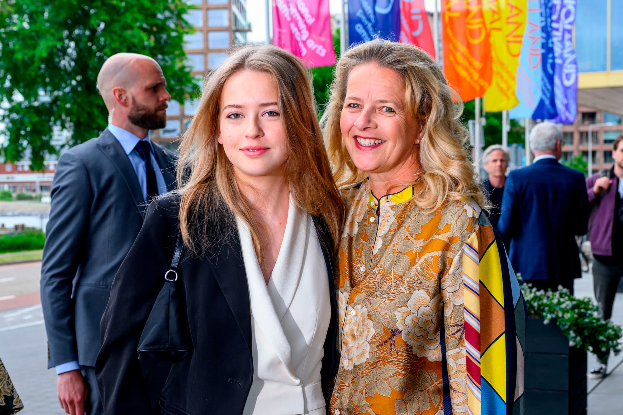 Hoera, Zaria viert haar 18e verjaardag - Modekoningin Máxima