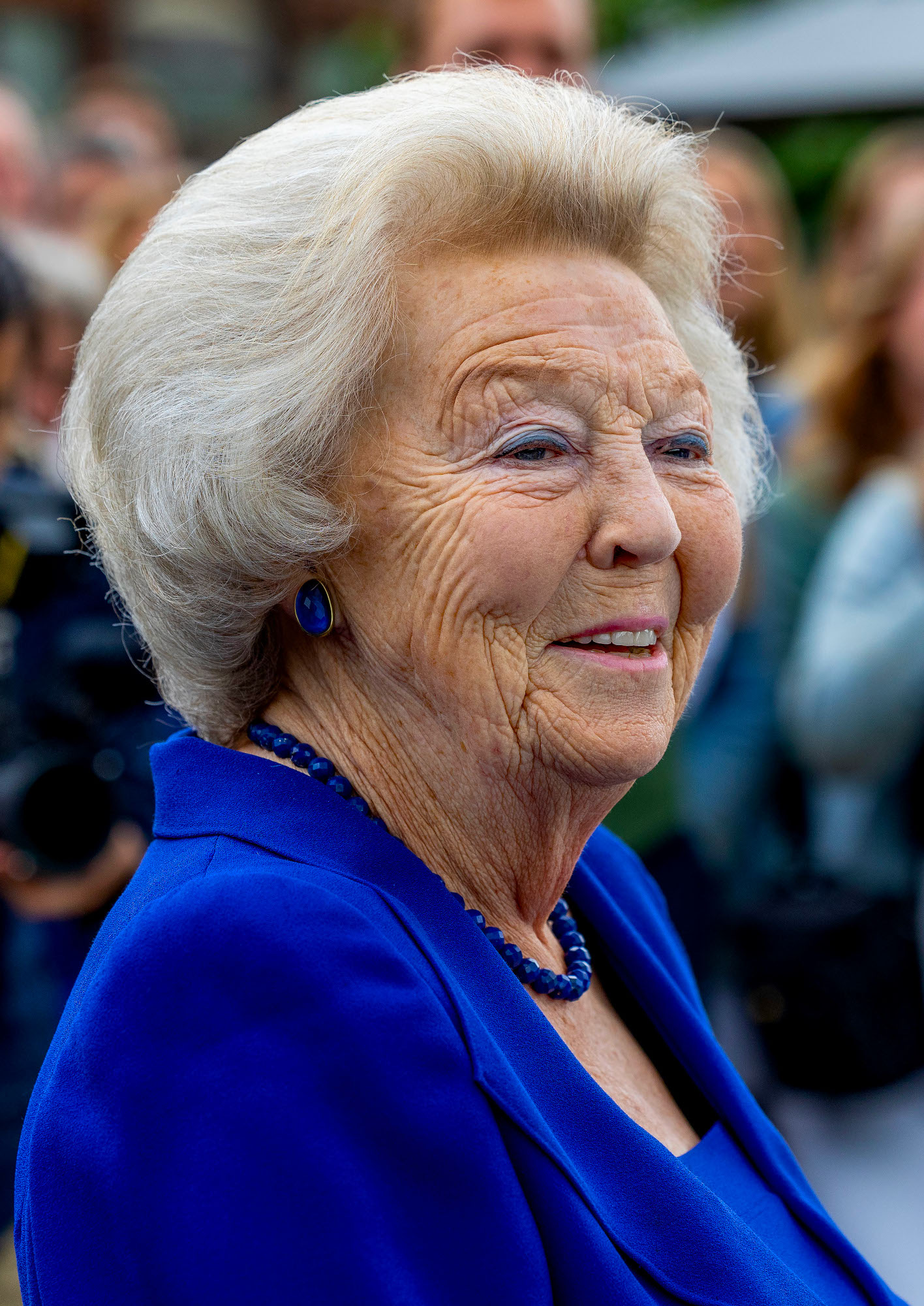 Prinses Beatrix doopt roeiboot 'Beatrix' in Leiden - Modekoningin Máxima