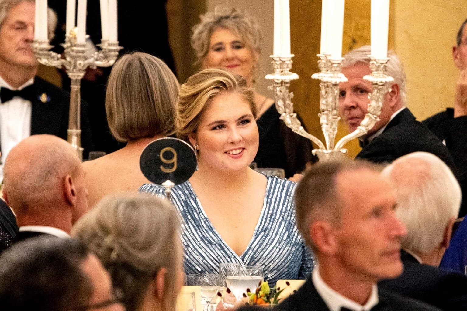 Dit is de styliste van prinses Amalia (en nee, dat is niet Máxima ...