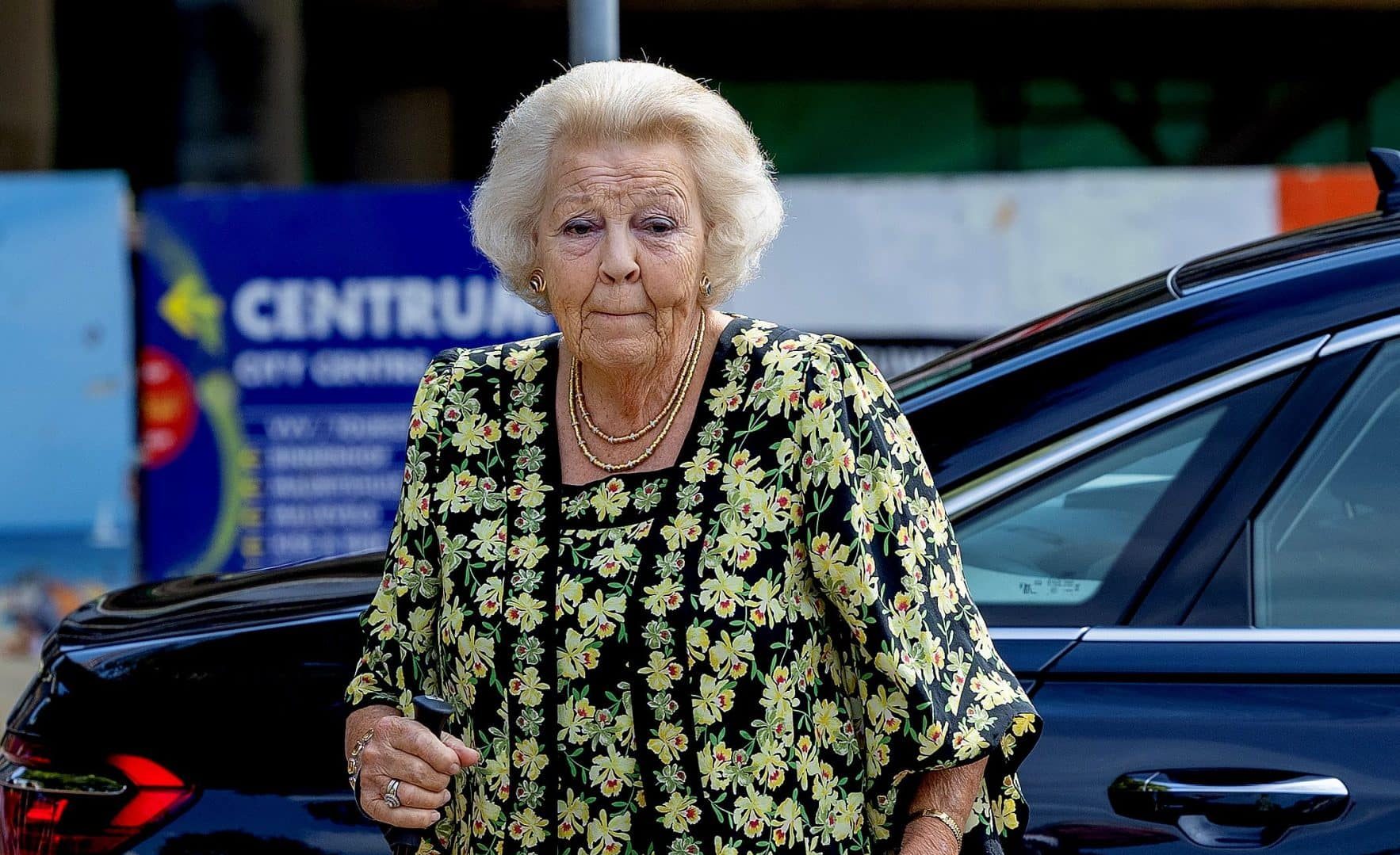 Prinses Beatrix onthult beeldengroep koningin Juliana - Modekoningin Máxima