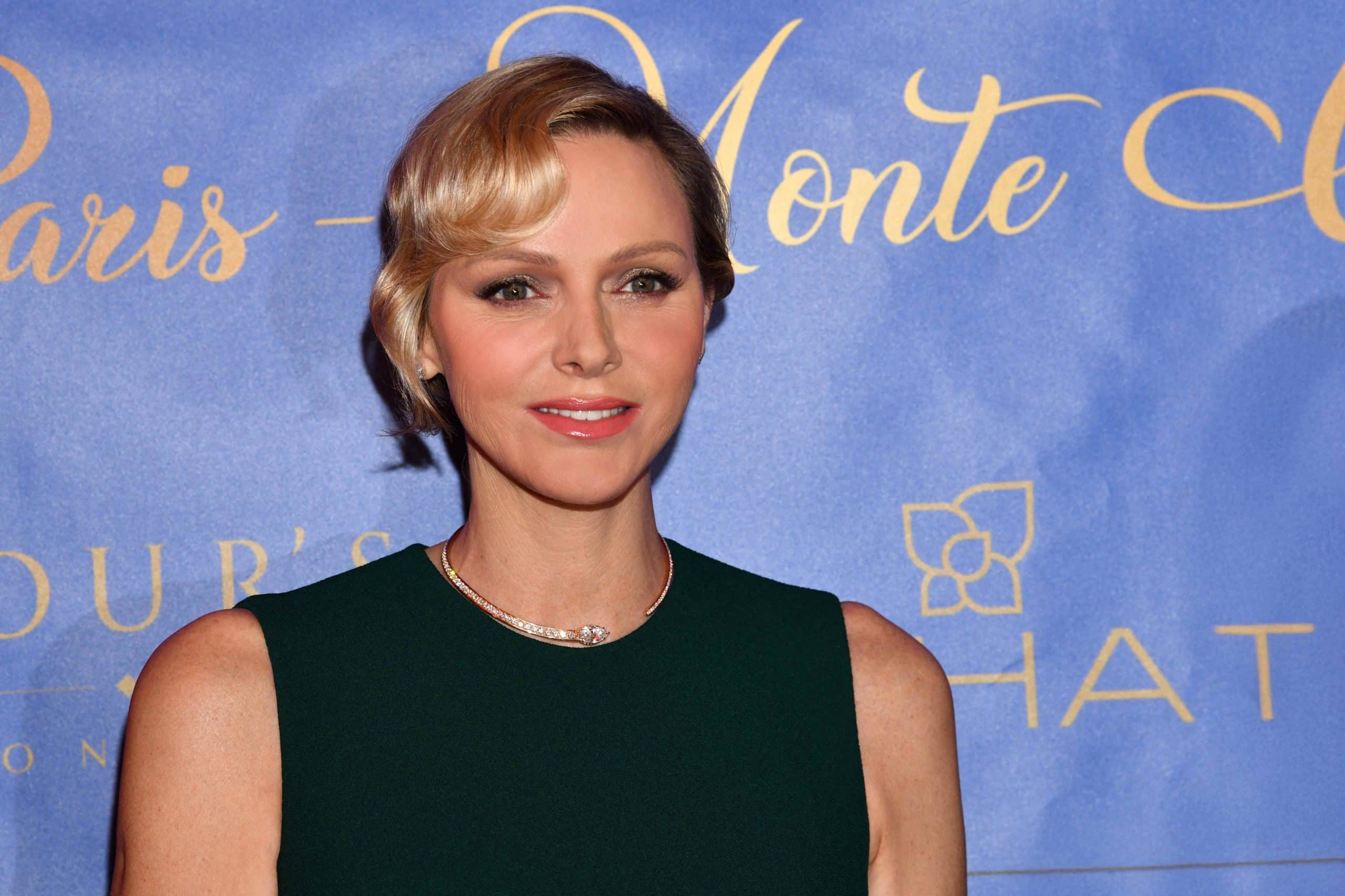 Charlene woont kerstgala bij - Modekoningin Máxima