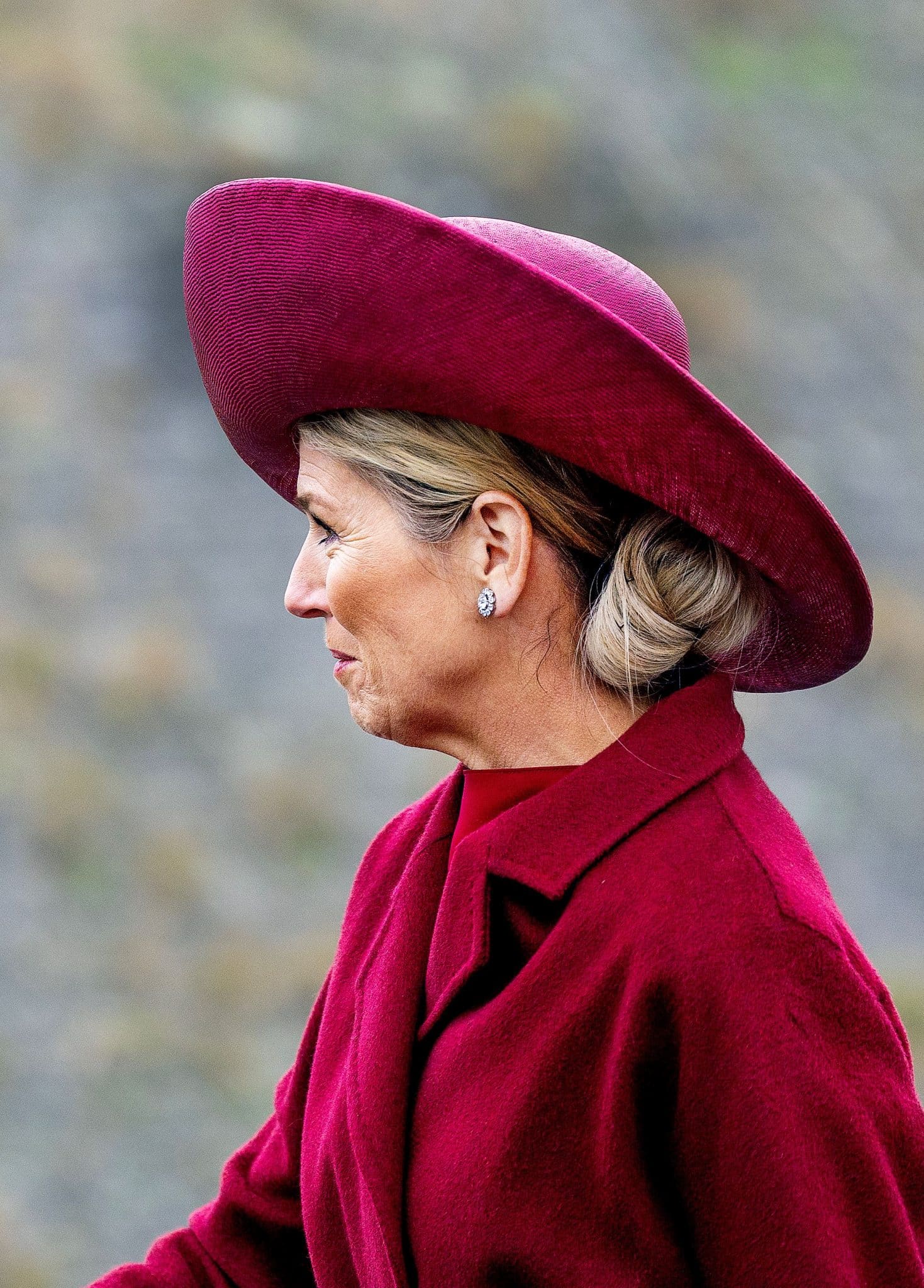 Máxima in het rood tijdens bezoek aan Royal Cosun - Modekoningin Máxima