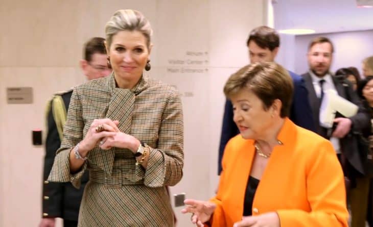 Deze outfits (en nieuwe tassen) droeg Máxima in Washington ...