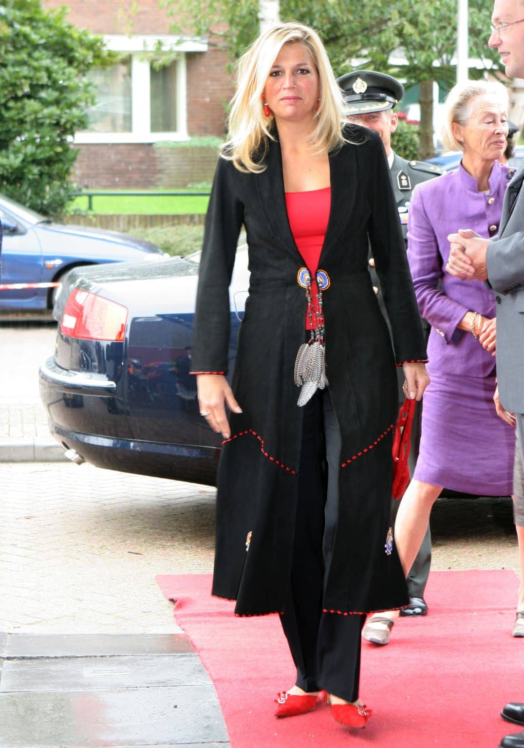 Máxima draagt Keniaanse mode bij start staatsbezoek Kenia ...