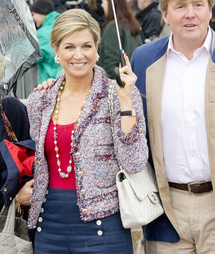 In beeld: Máxima's 13 (!) tassen van Chanel - Modekoningin Máxima