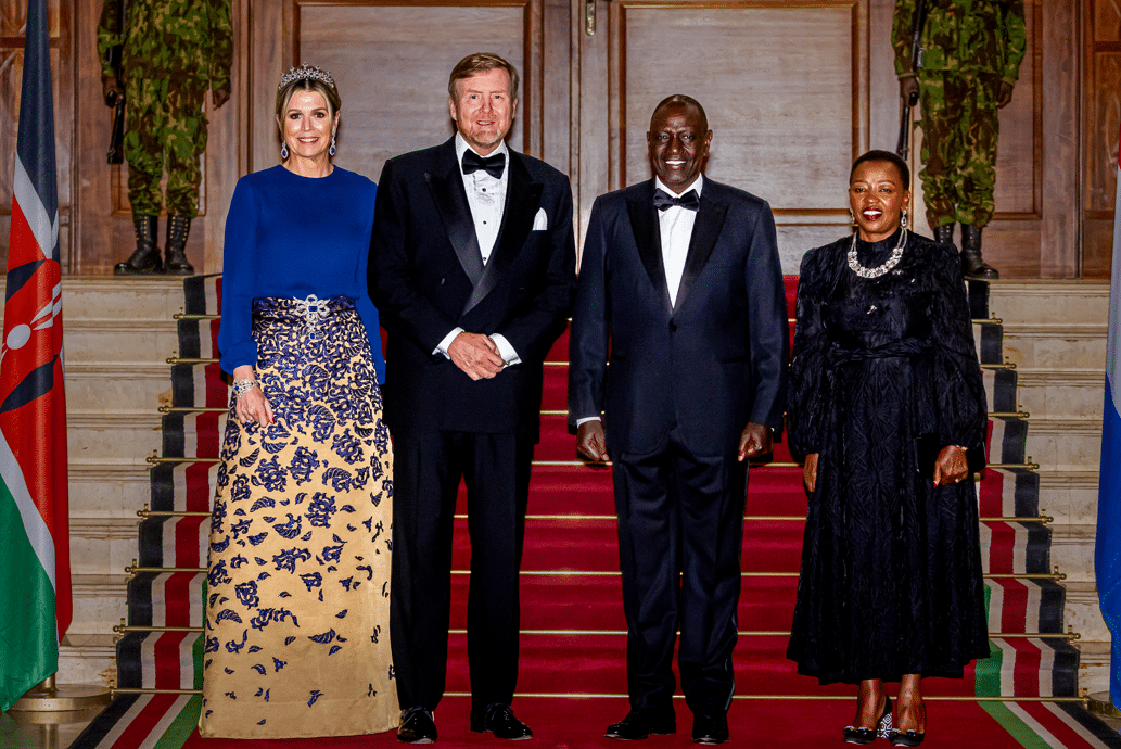 Máxima draagt saffieren diadeem in Kenia - Modekoningin Máxima