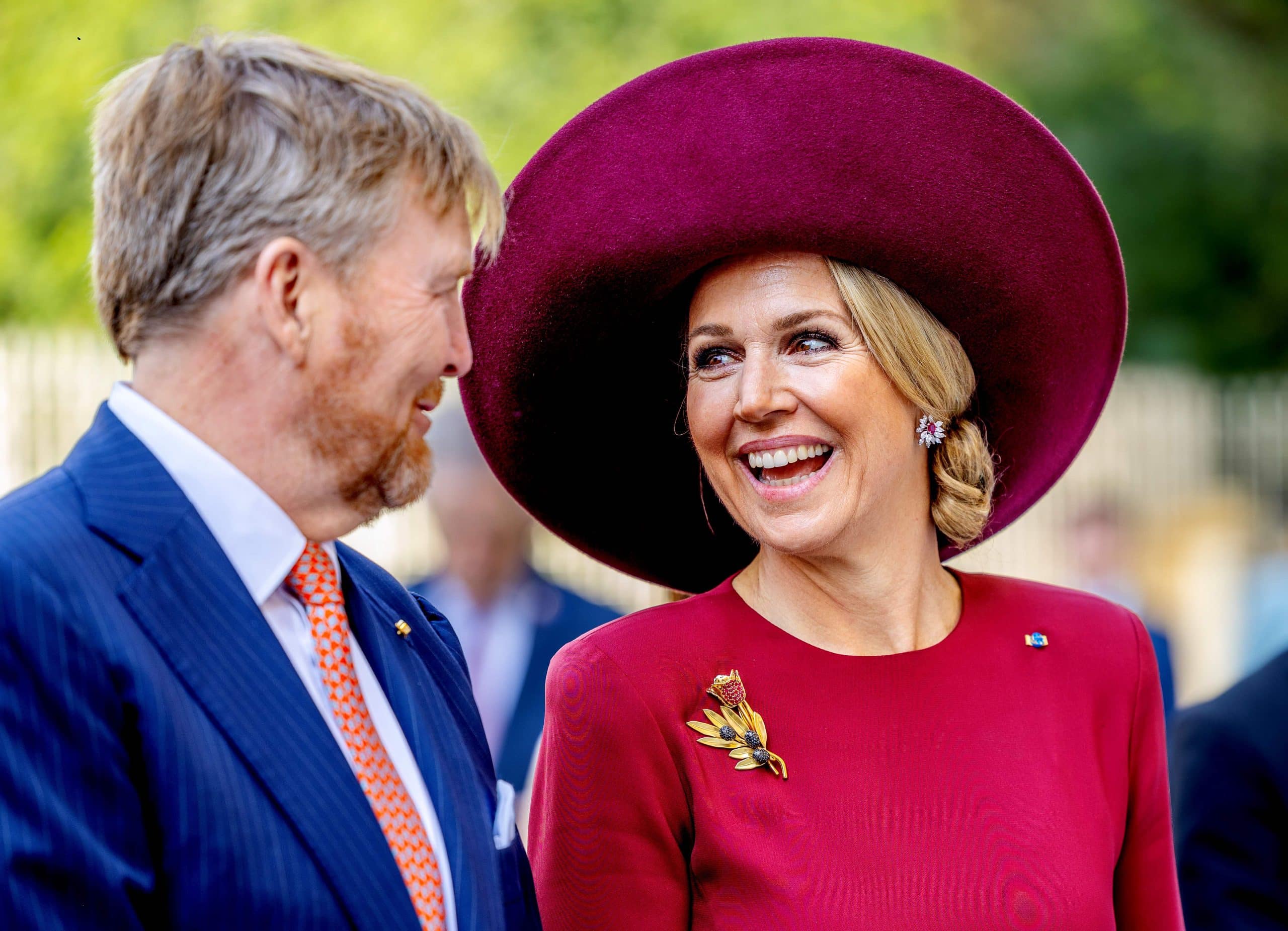 Máxima draagt symbolische broche in Cyprus - Modekoningin Máxima