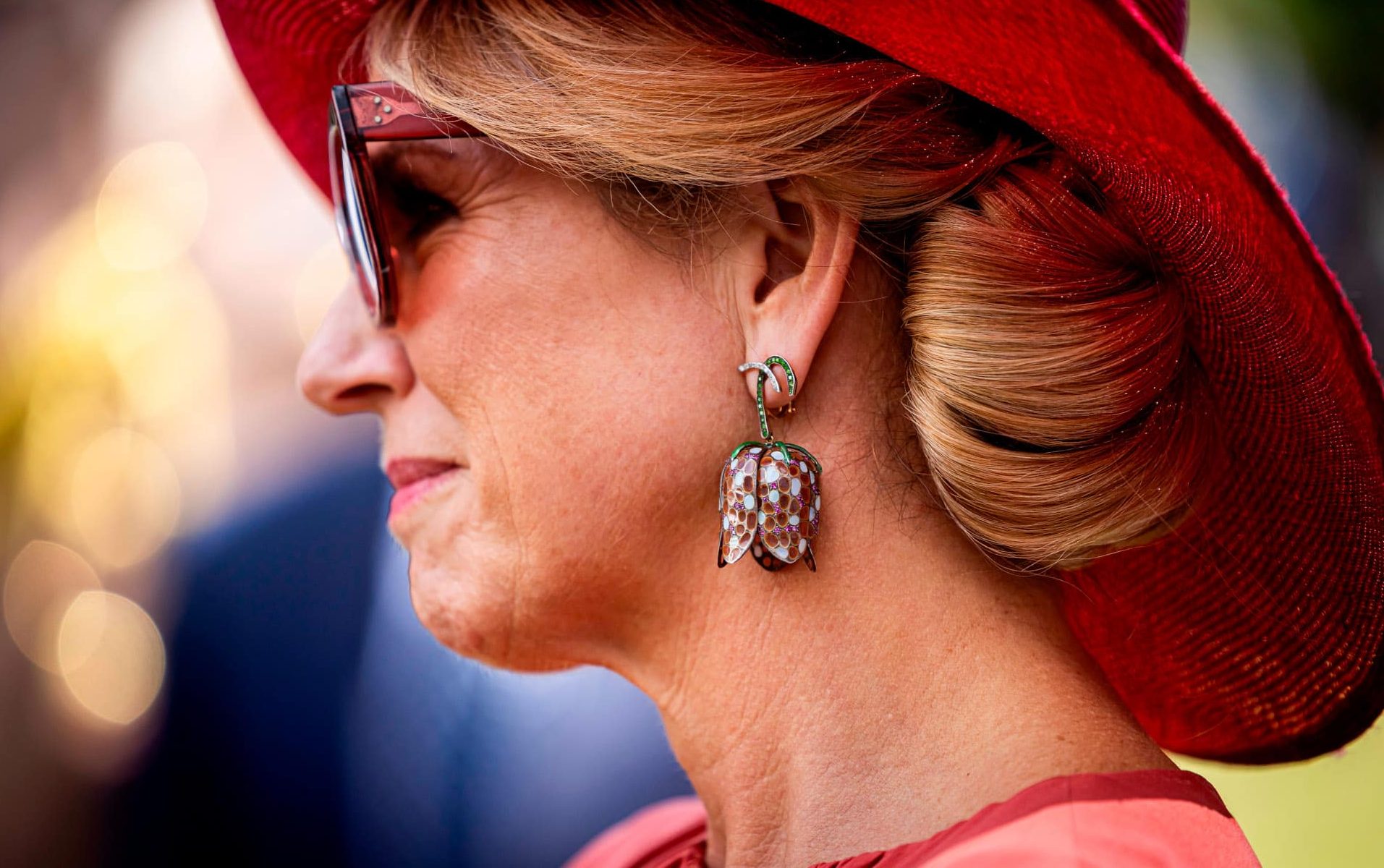 Máxima start staatsbezoek Kenia in nieuwe capejurk - Modekoningin Máxima