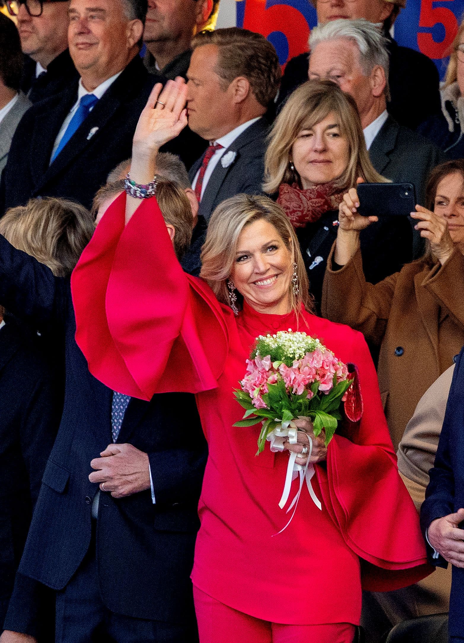 Máxima draagt tijdens 5 mei-concert een pak uit 2013 - Modekoningin Máxima