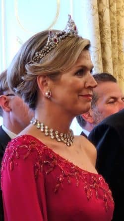 Máxima schittert tijdens staatsbanket Tsjechië - Modekoningin Máxima