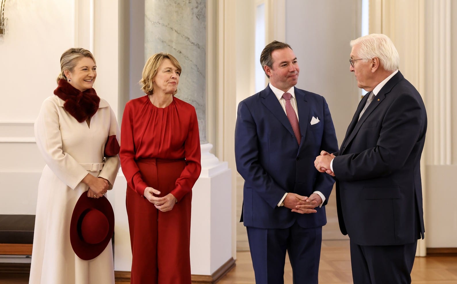 Stéphanie op beleefdheidsbezoek Duitsland, binnenkort volgt Nederland ...