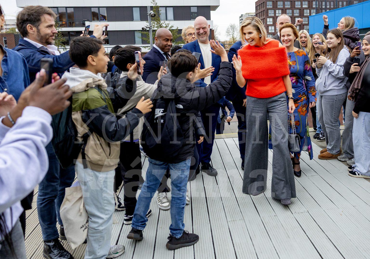 Máxima draagt nieuwe outfit in Haarlem - Modekoningin Máxima