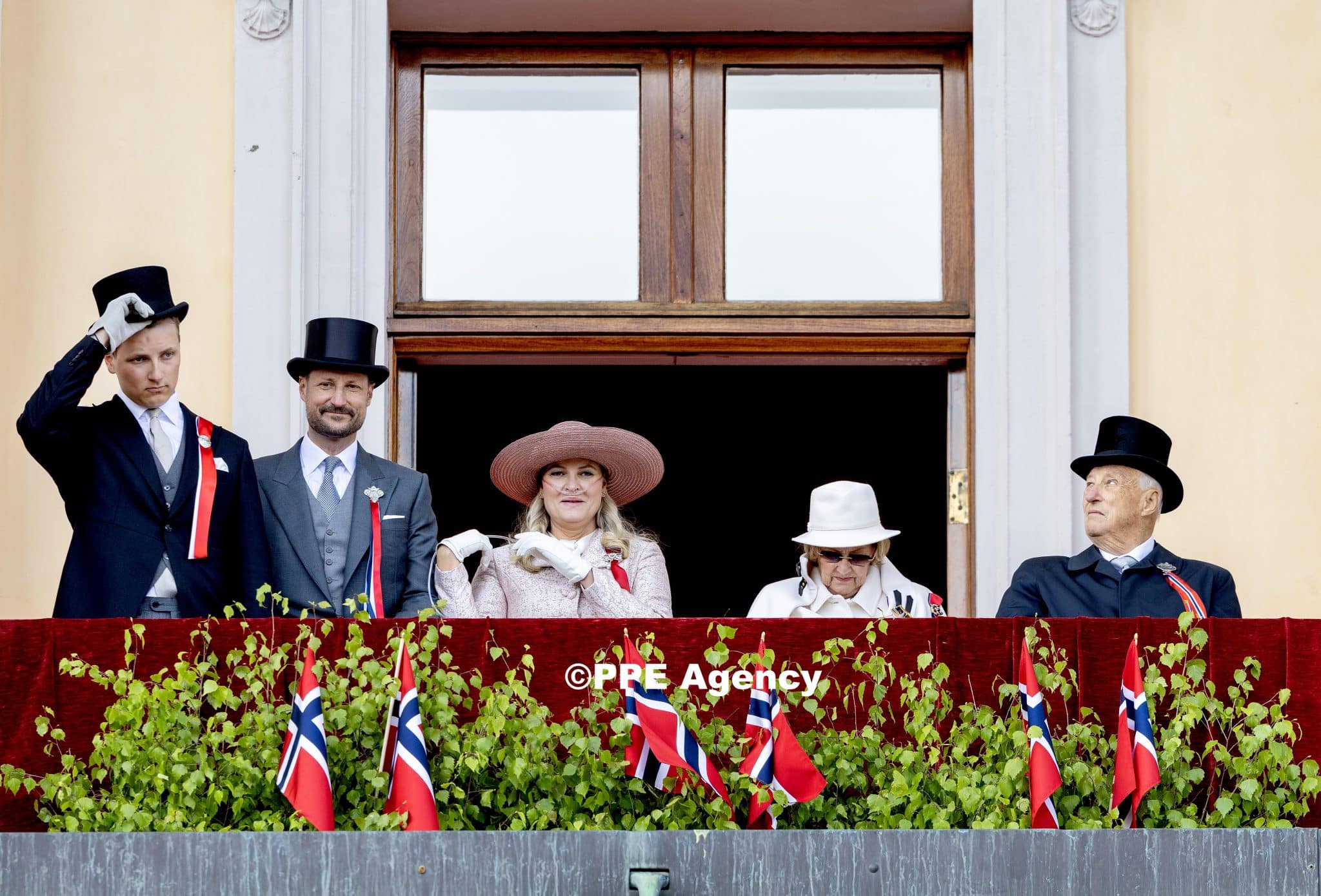 Noorse royals vieren Nationale Feestdag (Ingrid Alexandra in Australië ...